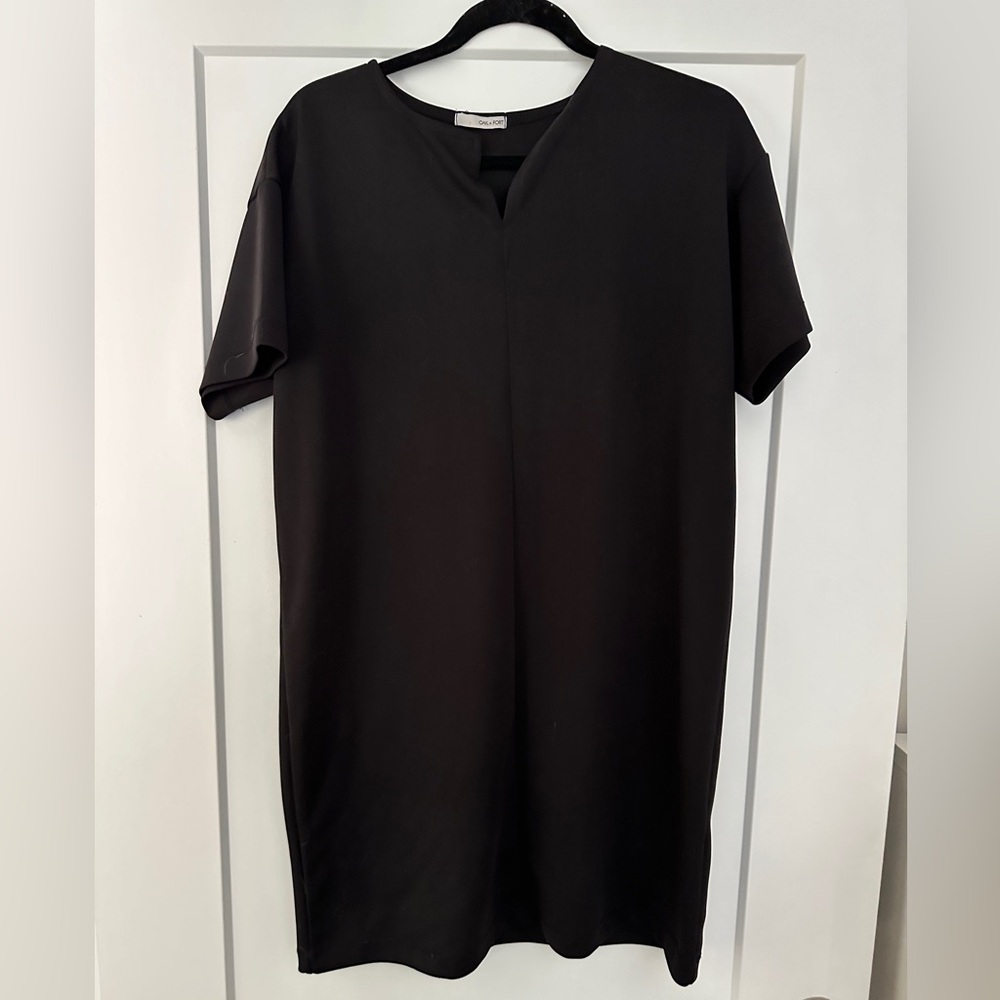 Oak And Fort Minimalist Black Dress - Gem